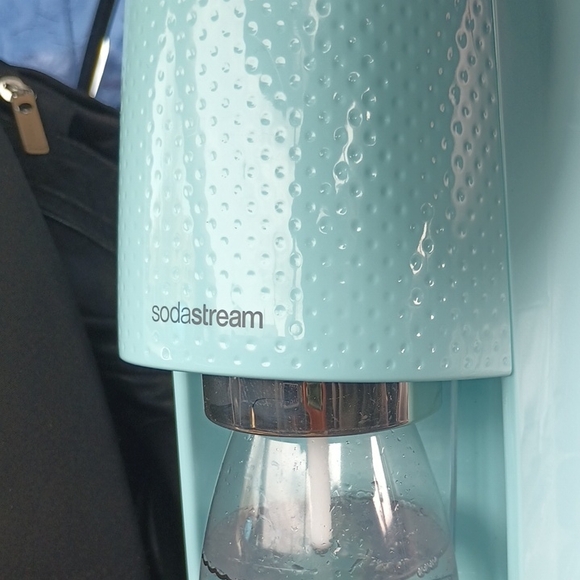Sodastream | Dining | Sodastream Fizzy Sparkling Water Maker Aqua Color ...